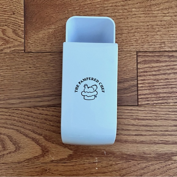 The Pampered Chef | Kitchen | Pampered Chef Adjustable Measuring Cup ...